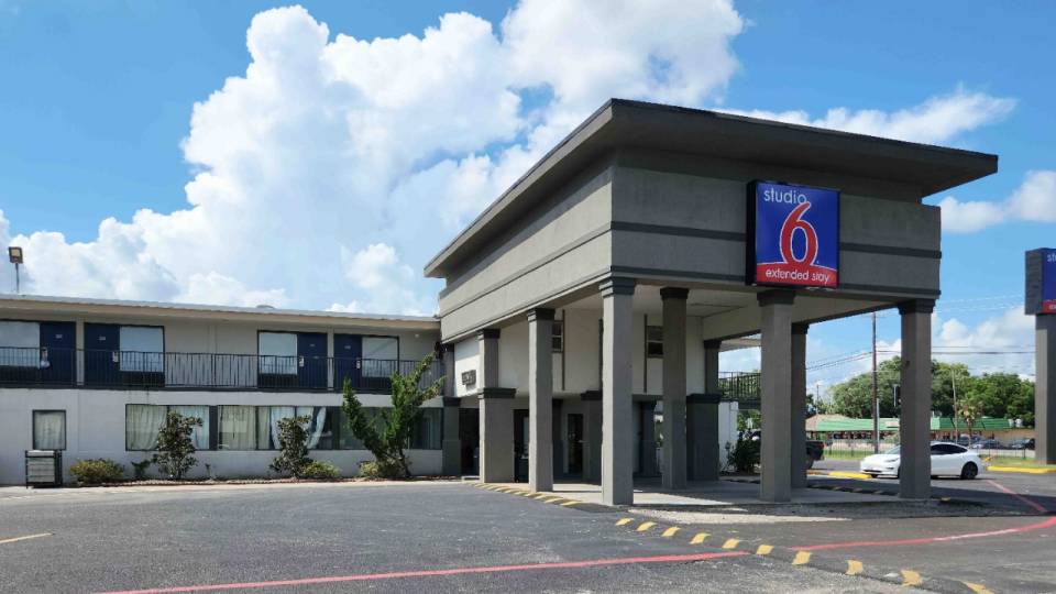 Motel 6 | Book Now and Save on Your Next Stay